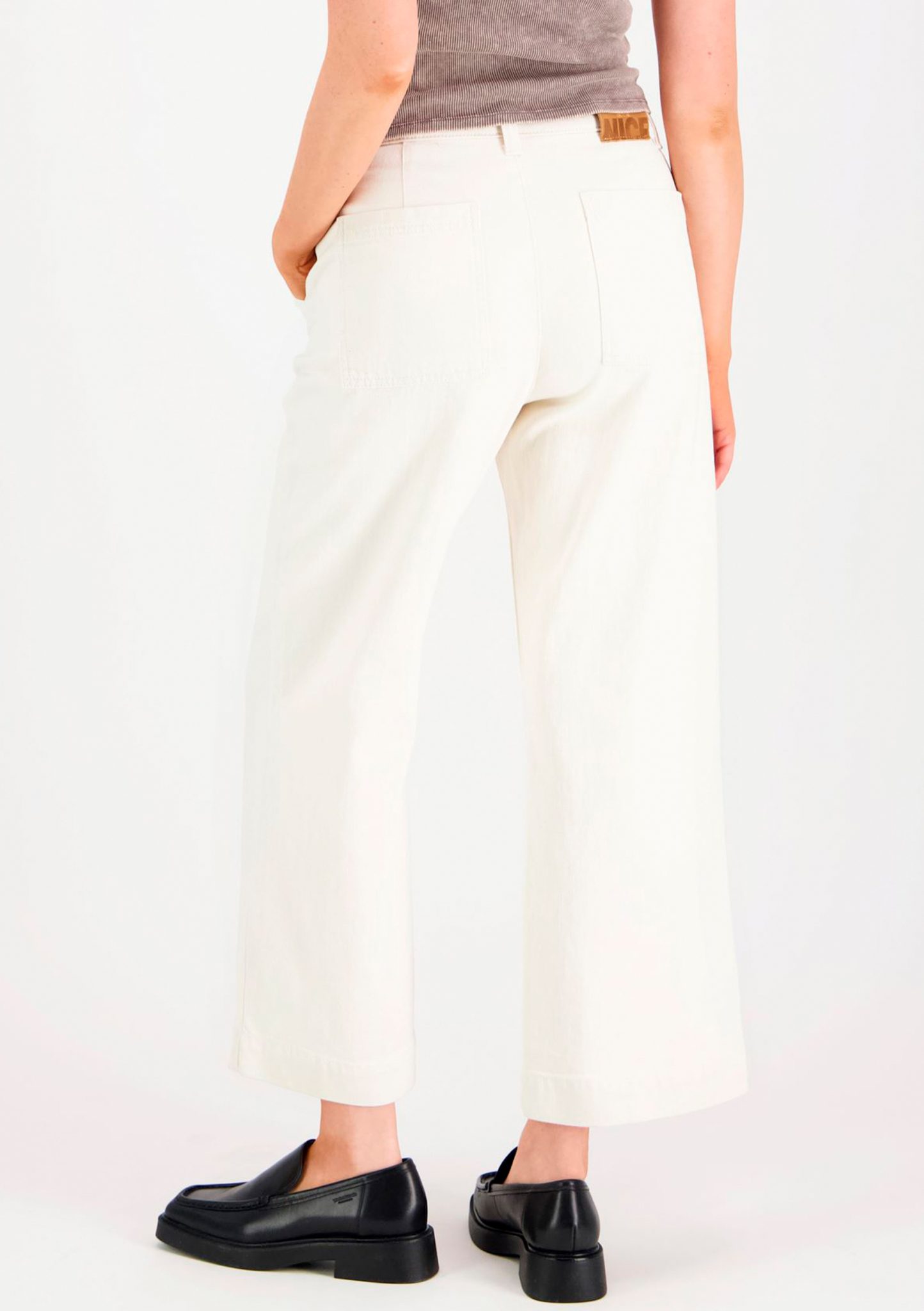 Very Nice - Suomessa suunnitellut, laadukkaat ja hyvin istuvat farkut